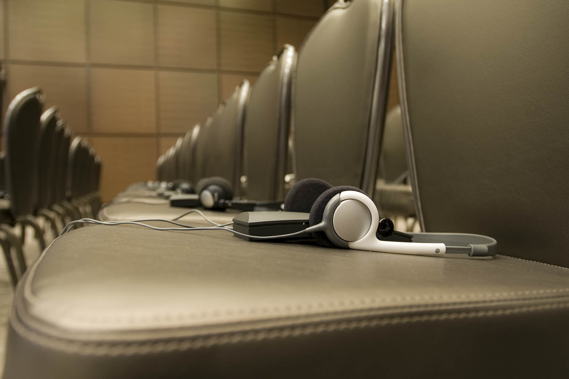 Serviços de interpretação simultânea - Talk and Chalk idiomas